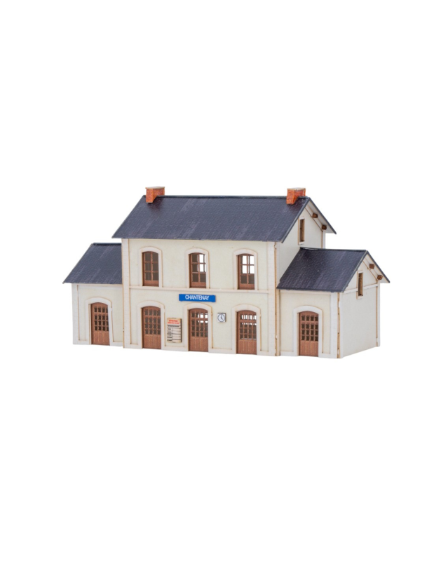 Bâtiment voyageur type Ouest de la France, murs en pierre et toit en ...